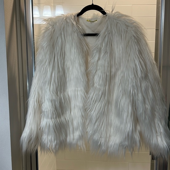 Gianni Bini | Jackets & Coats | Gianni Binni Faux Fur White Jacket ...